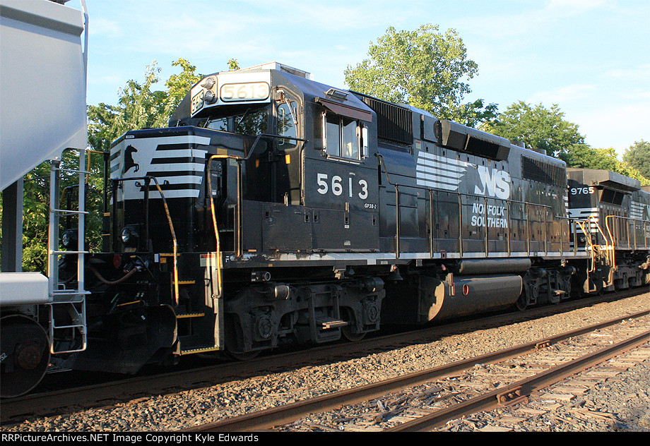 NS GP38-2 #5613 on 32A